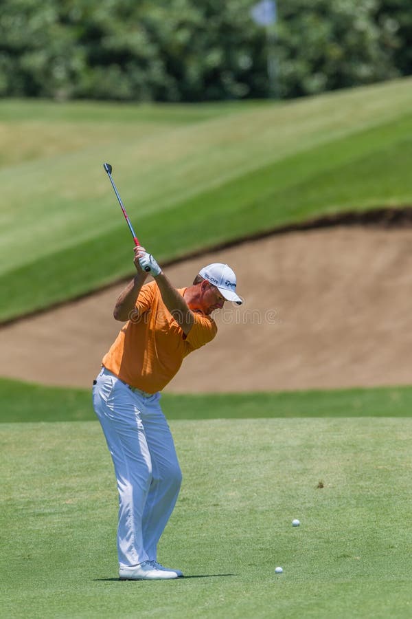 Profesional Robert Karlson Swinging Del Golf Imagen de archivo ...