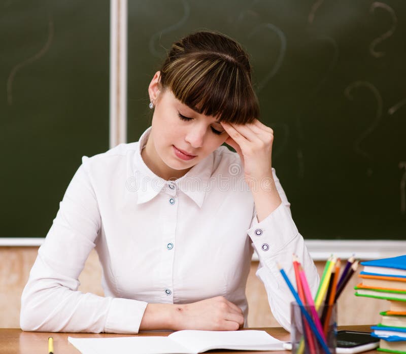 Profesor Cansado En Sala De Clase Imagen De Archivo Imagen De Muchacha Problema 60032517