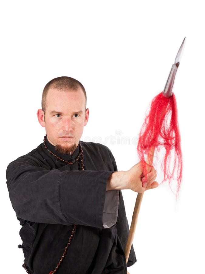 Professeur D'arts Martiaux Avec Une Lance En Position De Combat Image ...