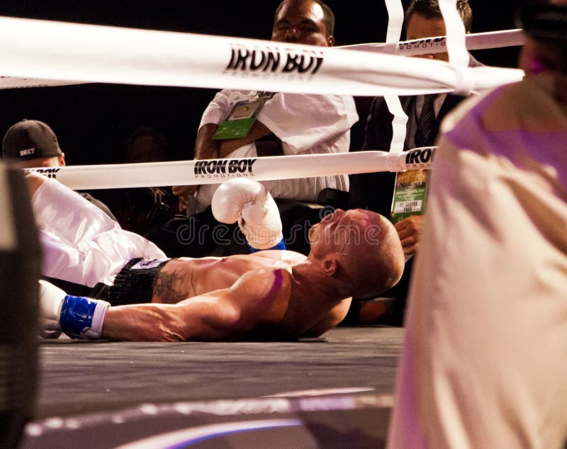 Professional Boxing Knock Down Editorial Image - Image of fighting ...