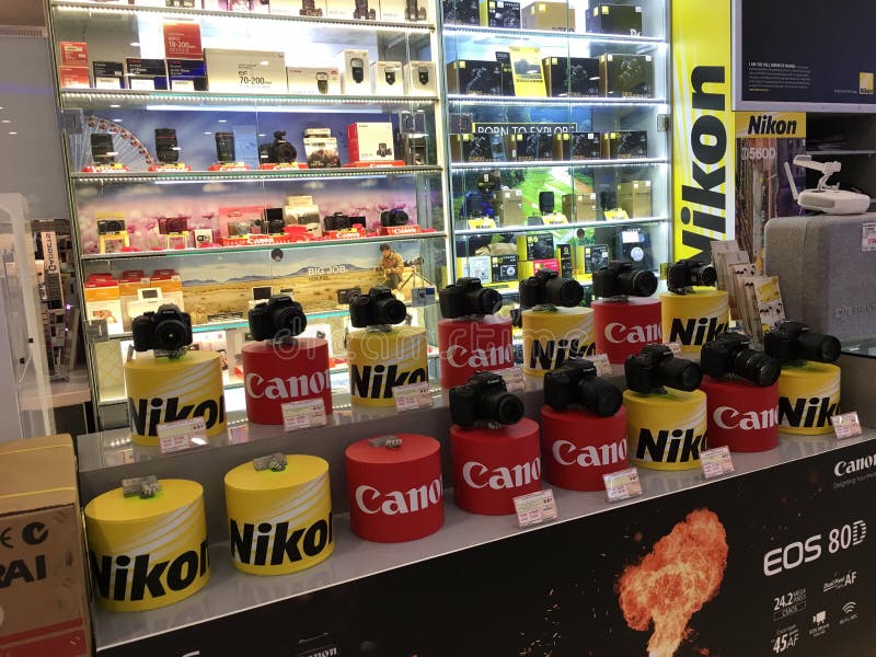 Nikon Canon Professional Cameras on Display Editorial Image - Image of ...