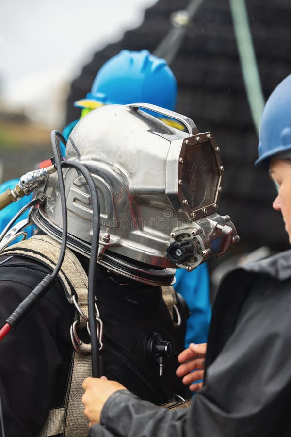 Professional Diver Ready To Enter Water Stock Photo - Image of marine ...
