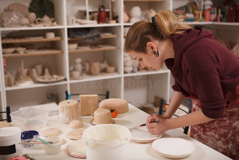 Professional Female Potter at Her Workshop Stock Photo - Image of ...