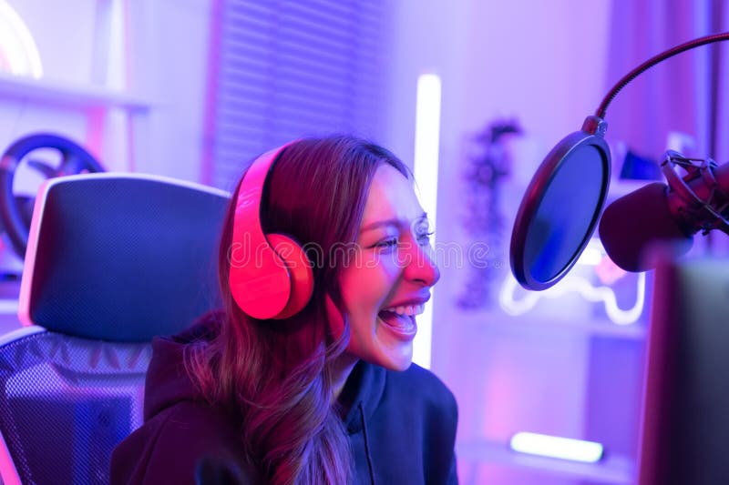 Professional Gamers Talk about Gaming Techniques for Amateur Gamers ...