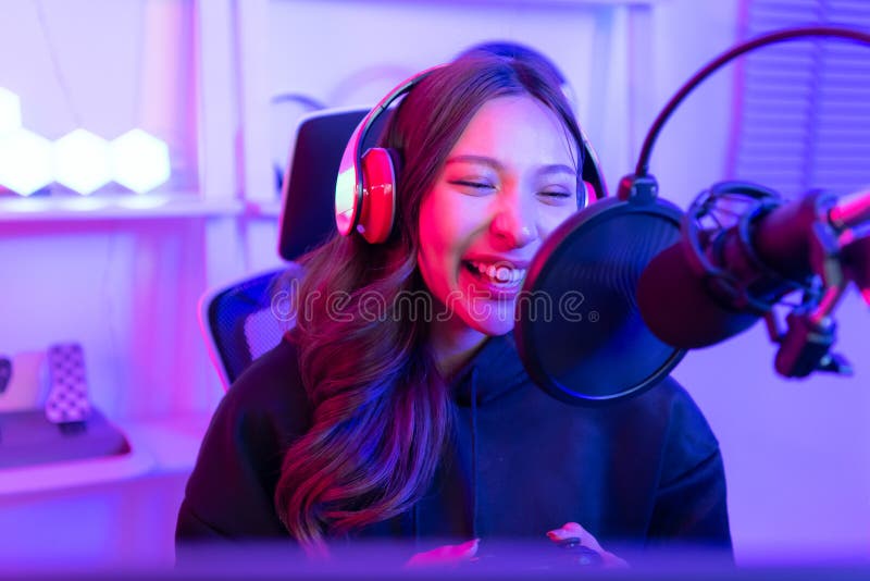 Professional Gamers Talk about Gaming Techniques for Amateur Gamers ...