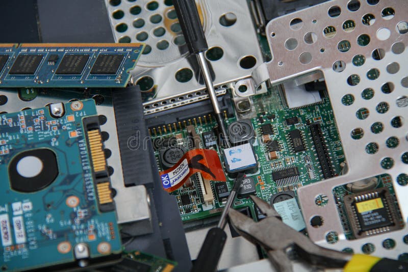 Professional laptop repair stock image. Image of hardware - 165133187