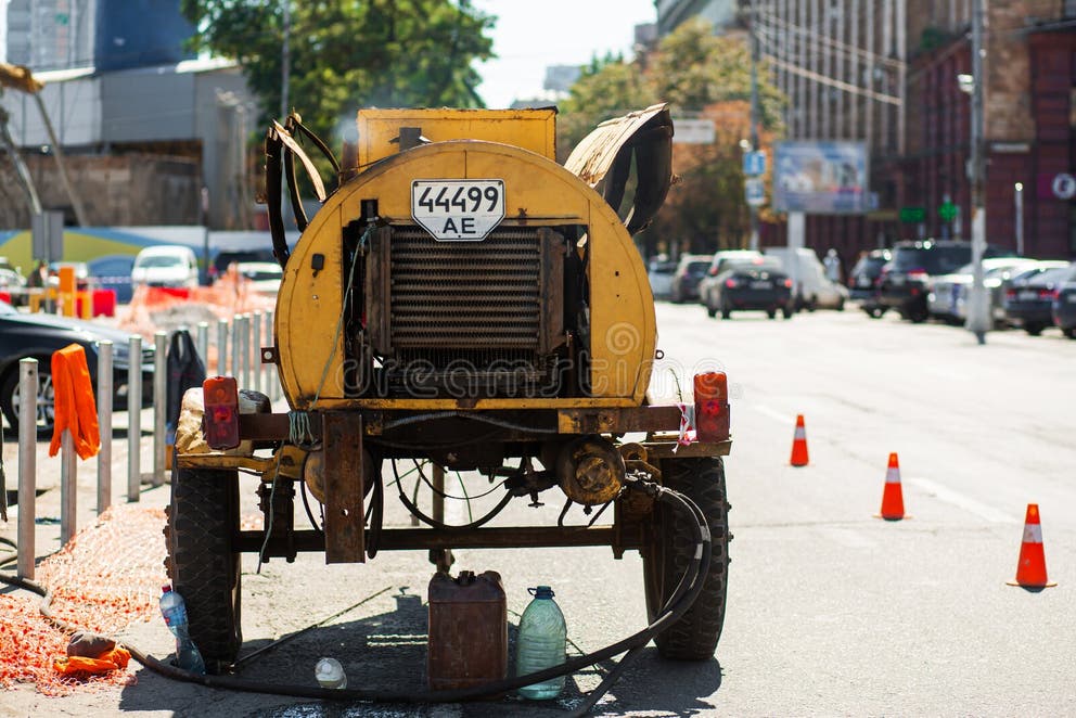 Professional Mobile Pneumatic Compressor for Road Repair Work. Work ...