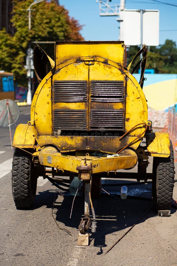 Professional Mobile Pneumatic Compressor for Road Repair Work. Work ...