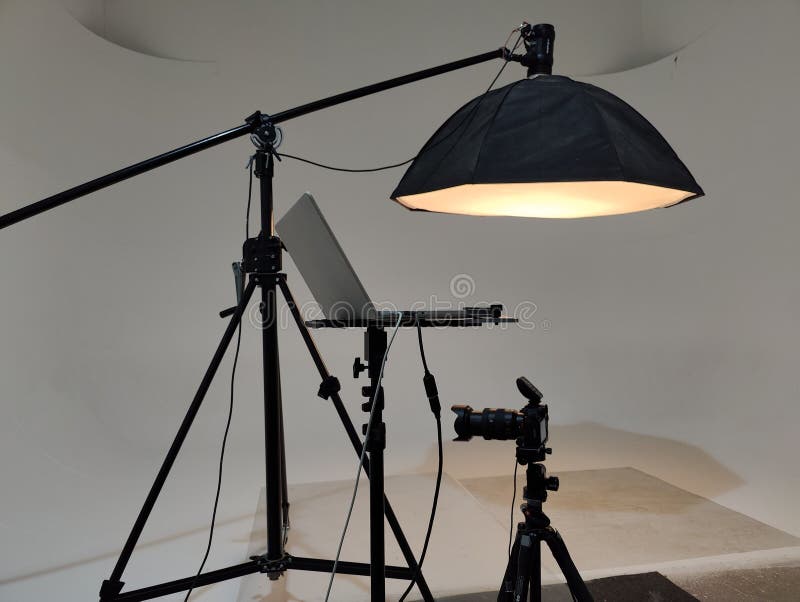 Professional Photography Studio Setup with Lighting Stock Image - Image ...