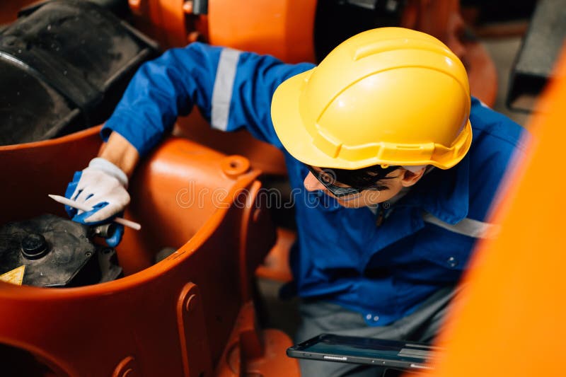 Professional Worker Maintenance Machine Robotic Arms Industrial ...