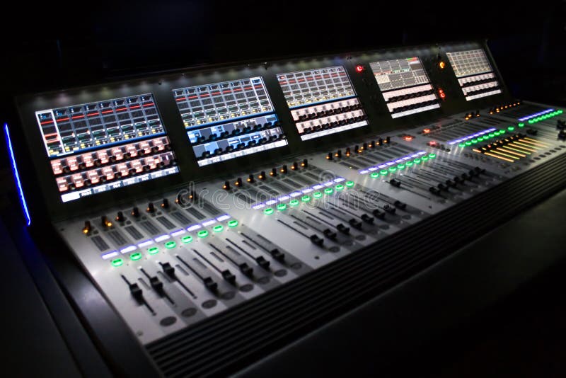 Professionele Audiomixer Voor U Muziek Stock Foto - Image of muzikaal ...