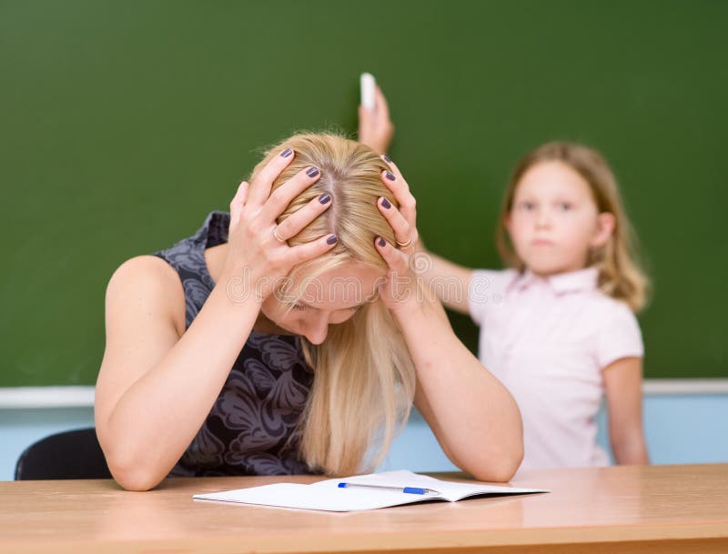 Professor Tired imagem de stock. Imagem de tired, professor - 136542787