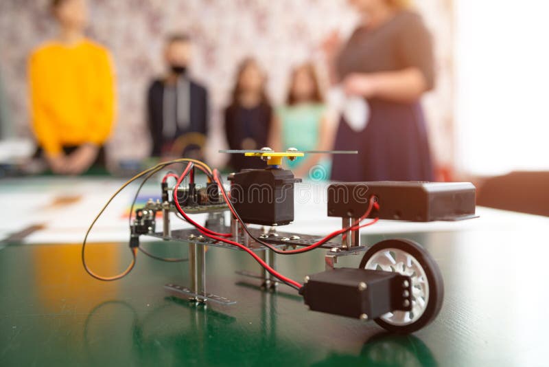 Programmable Self-propelled Toy Vehicle Made from Construction Set ...