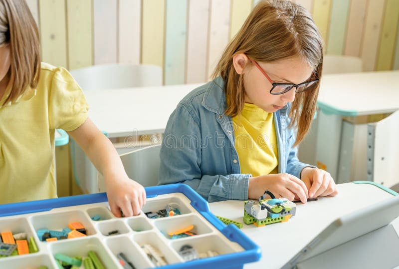 Programming Work, Learning Robotics in Elementary School. Children ... Programming Work, Learning Robotics in Elementary School. Children ...