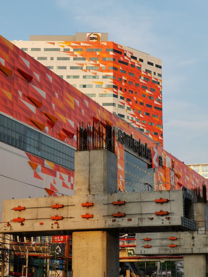 Progress of the Construction of the Pink Line Elevated Transportation ...