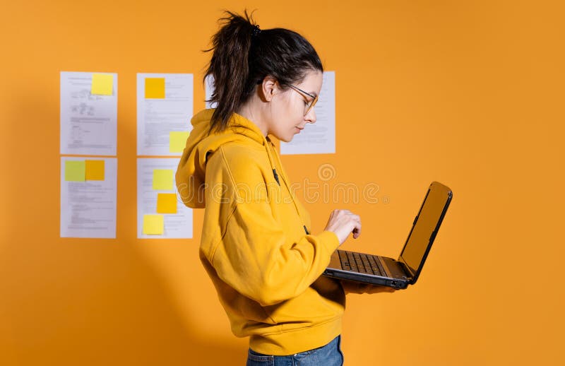 Project Management, Text Materials on the Wall with Colored Reminders ...