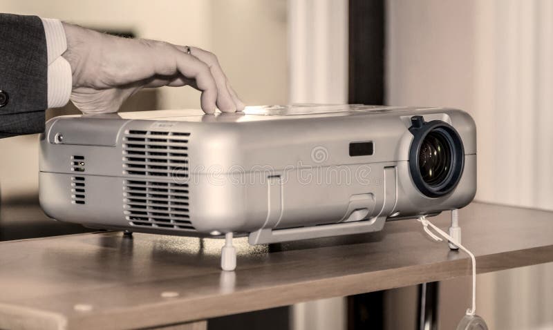 Projecteur Sur La Table De Bureau Image stock - Image du contact ...