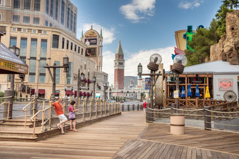 Promenade Auf Las Vegas Boulevard Redaktionelles Foto - Bild von ...