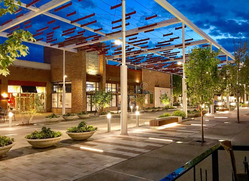 The Promenade editorial stock image. Image of illinois - 120818564