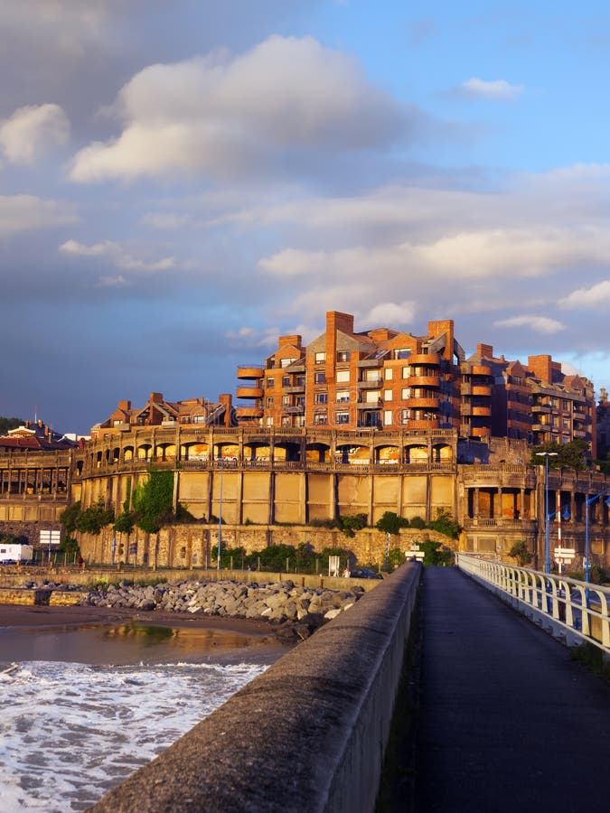 "promenade" Y Playa De Guecho Imagen de archivo - Imagen de turismo ...