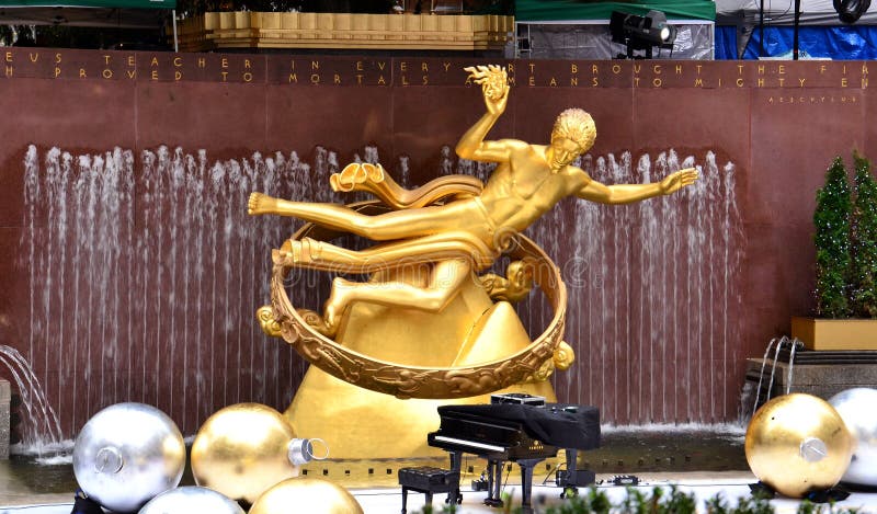 Prometheus in Rockefeller Center Editorial Image - Image of lights ...