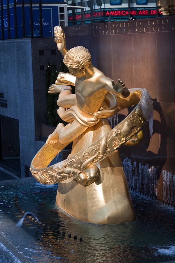 Prometheus At Rockefeller Center New York Cityy Editorial Photo - Image ...