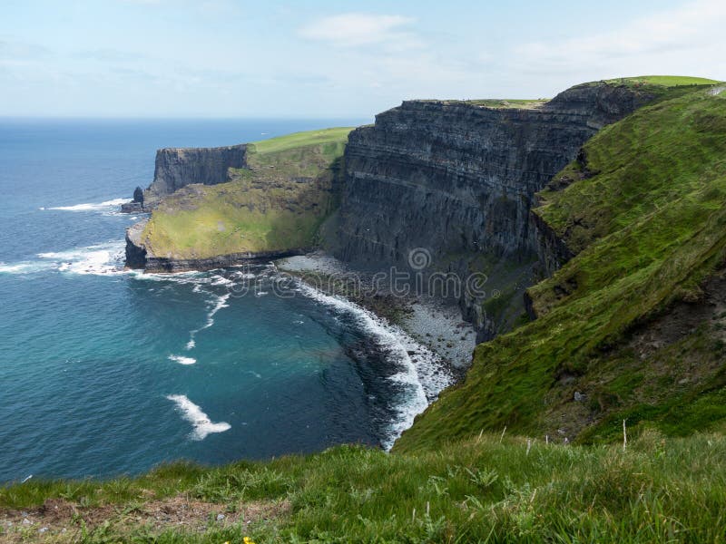 Promontorio En Los Acantilados De Moher Imagen de archivo - Imagen de ...