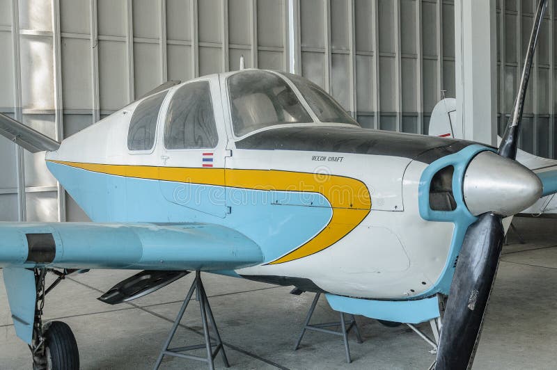 Propeller of old Airplane editorial image. Image of wings - 32569500