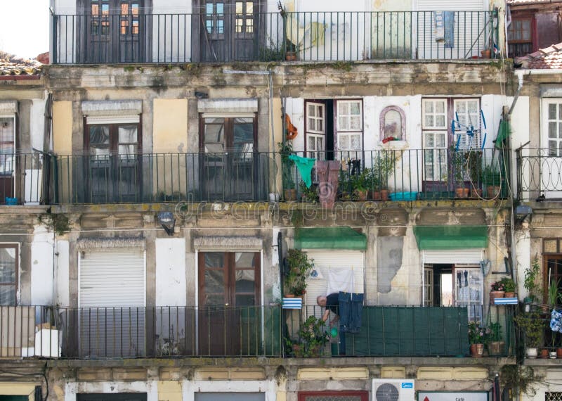 Property, Neighbourhood, Building, Balcony Picture. Image: 120957975