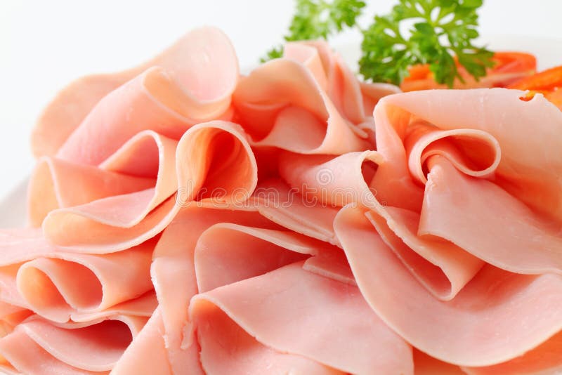 Prosciutto Sottilmente Affettato Immagine Stock - Immagine di rotolato ...