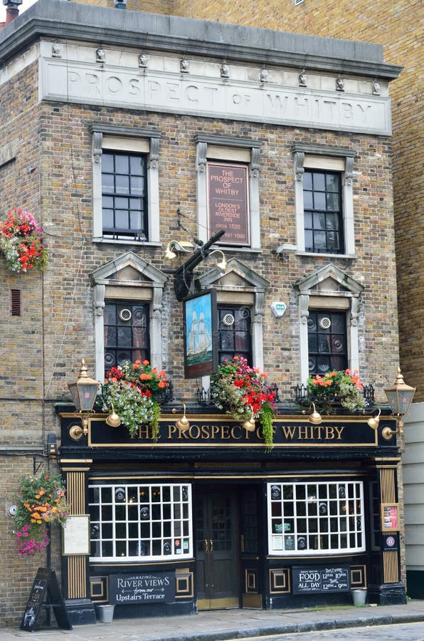 Thames Riverside Apartments, Wapping, London Stock Image - Image of ...