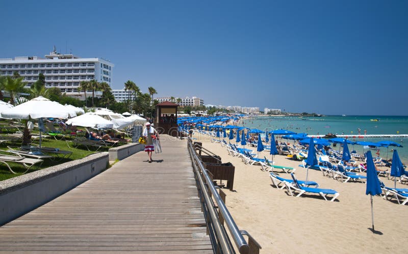 Protaras redactionele stock afbeelding. Image of mensen - 32506814