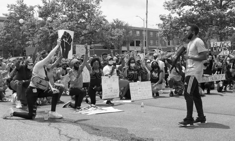 Newark, Delaware, U.S. - August 16, 2020- Road Signs and Traffic on ...