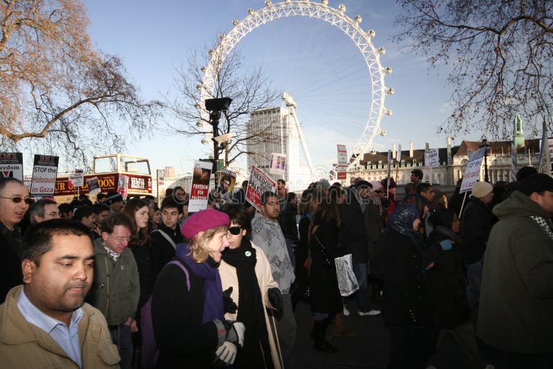 Protesters in London eye editorial image. Image of middle - 7624610