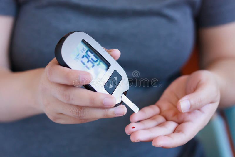 Provi La Glicemia a Diabete Immagine Stock - Immagine di umano ...