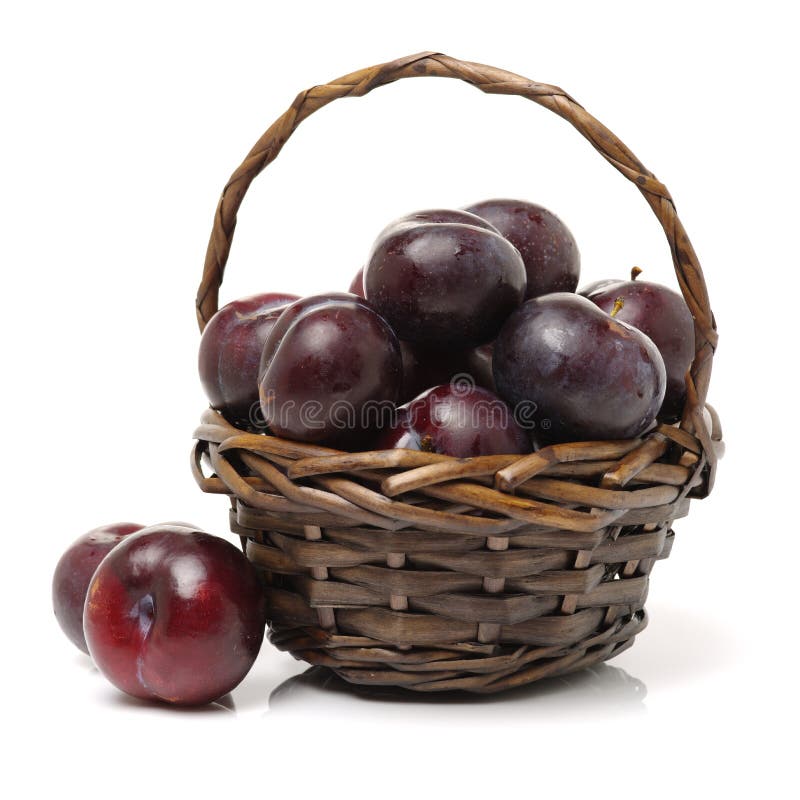 Pruim stock foto. Image of half, achtergrond, vers, nave - 104246966