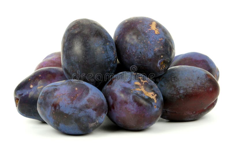 Trois Prunes Noires, Isolées Sur Fond Blanc Photo stock - Image du noir ...
