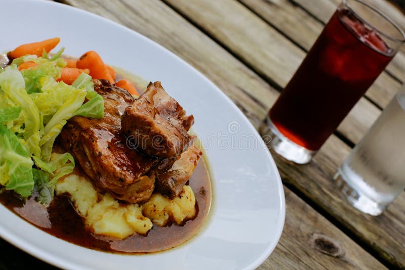 Pub Lunch stock image. Image of juice, british, outdoor - 88565455