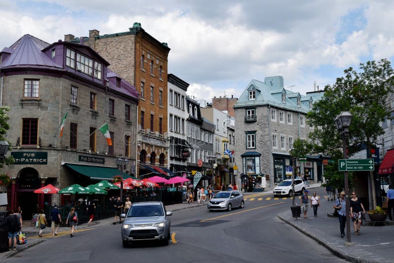 Pub Y Calle De Las Compras, Centro De La Ciudad De Quebec, Canadá ...