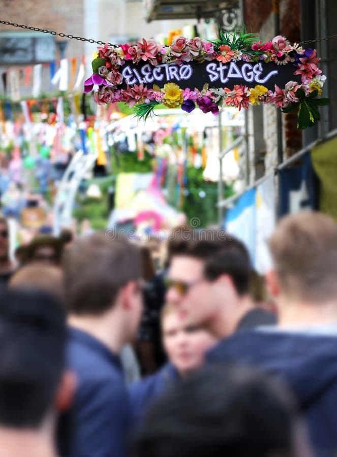 Public Space, Crowd, Plant, Flower Picture. Image: 122107963