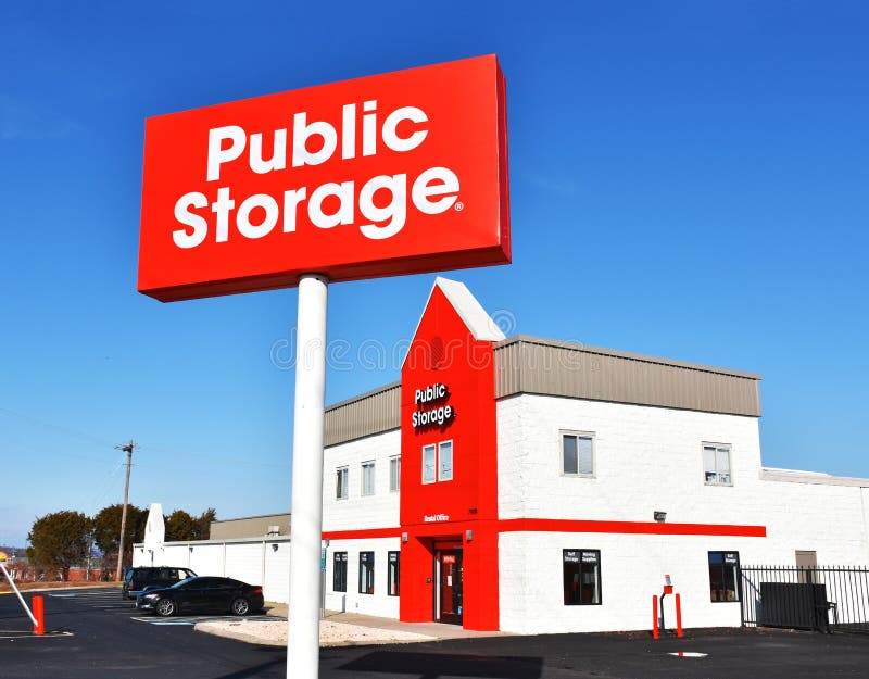 Public Storage Building editorial photo. Image of city - 266890886