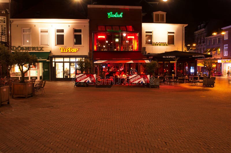 Pubs at night editorial stock image. Image of nightlife - 72892789