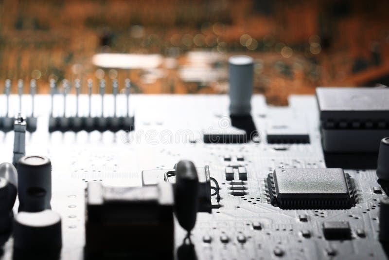 Étroit De L'ingénierie De La Microélectronique Avance De Soudure ...