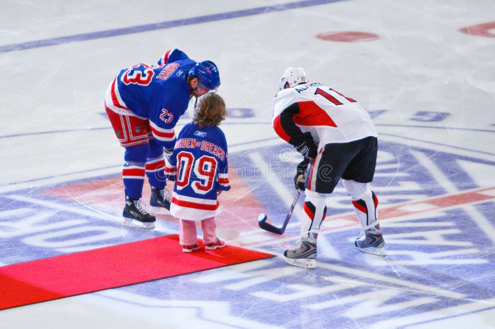 Puck Drop editorial stock image. Image of ottawa, senators - 8657459