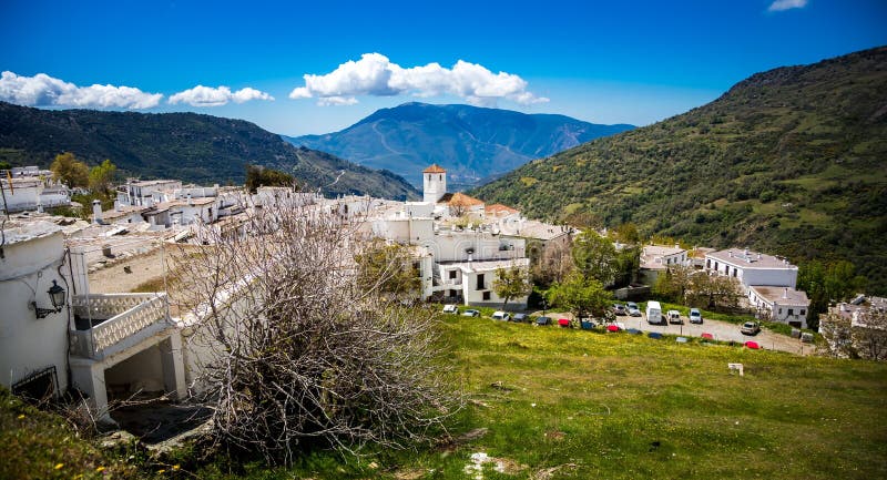 Pueblo de Capileira foto de archivo. Imagen de blanco - 75579922