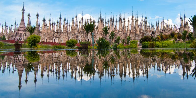 Pueblo De Indein En El Lago Inle Imagen de archivo - Imagen de ...