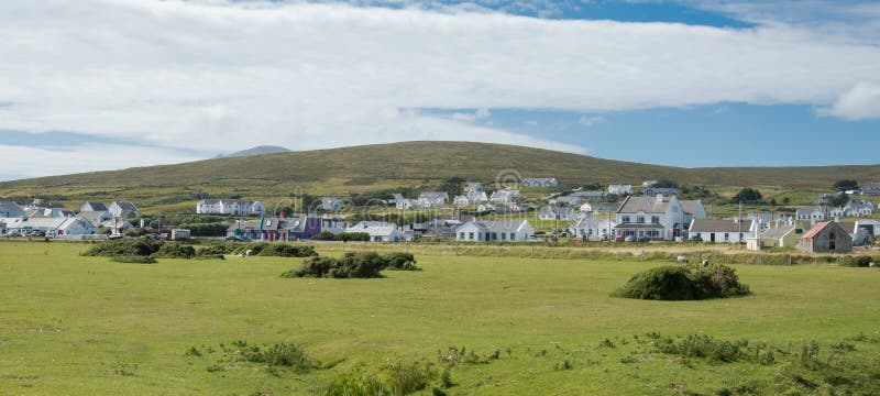 Pueblo De La Quilla En La Isla De Achill Imagen de archivo - Imagen de ...