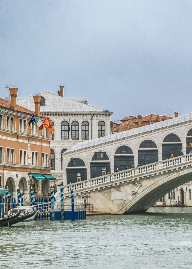 Puente De Rialto, Venecia, Italia Fotografía editorial - Imagen de ...