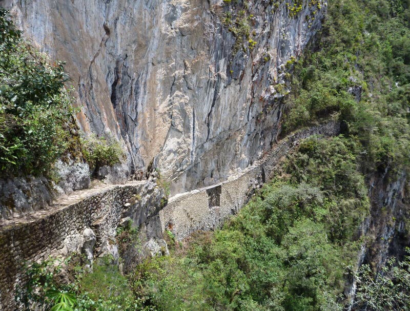 Puente Del Inka at Machu Picchu Stock Image - Image of city, green ...