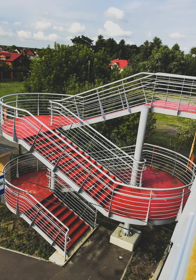 Puente rojo imagen de archivo. Imagen de sunset, camino - 153658547